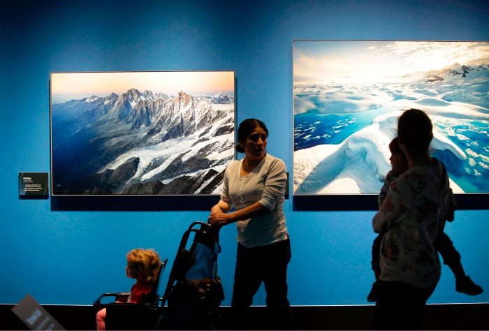 Photographer clicks amazing photos of world´s glacier melt over decade