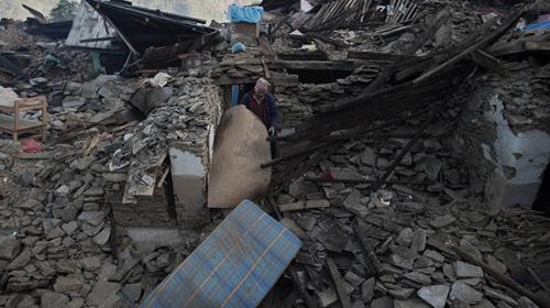 Bad weather disrupts links with avalanche-hit Nepal village