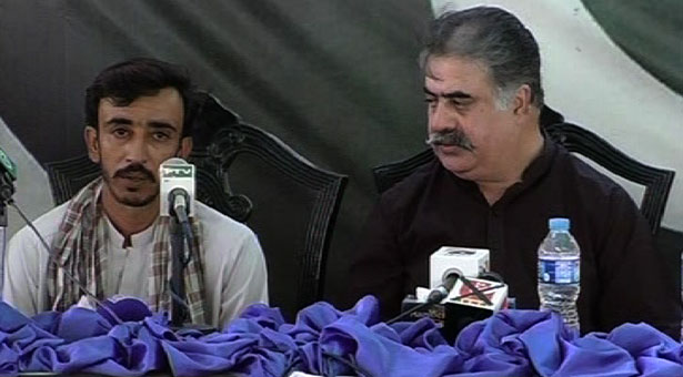 Two more Baloch militant commanders give up arms