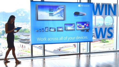 Microsoft rolls out Windows 10 bid to revive growth Microsoft rolls out Windows 10 bid to revive growth