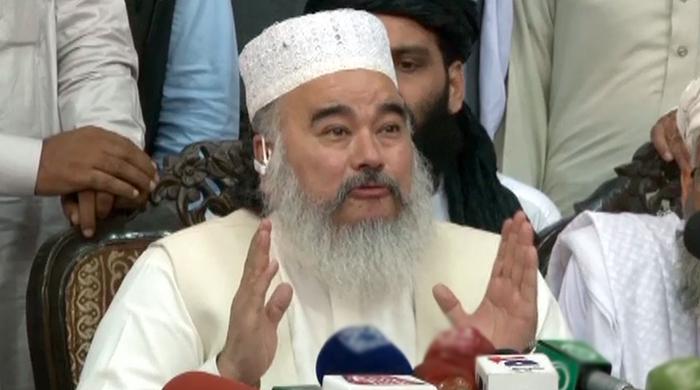 Mufti Popalzai spoils Religious Affairs Minister’s efforts for same day Eid