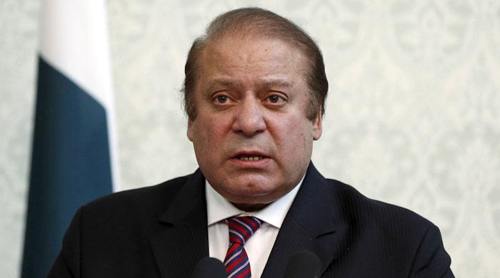 PM Nawaz Sharif undergoes medical check-up at London clinic PM Nawaz Sharif undergoes medical check-up at London clinic