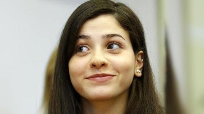 From Syria to the Olympics, Refugee girl tells how she swam to save 19 ...
