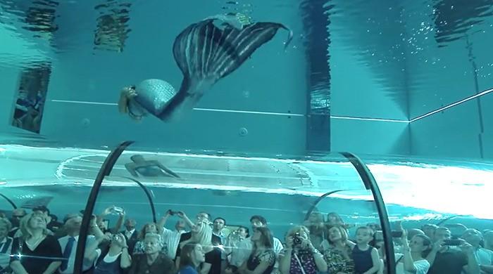 Video: Beautiful Mermaid From World's Deepest Pool