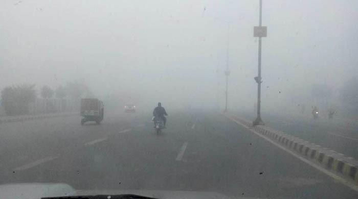 Fog-caused accidents: Six killed as car falls in canal in Multan