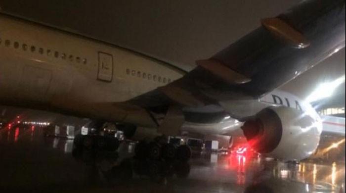 PIA plane clips wings with Air France jet at Pearson International