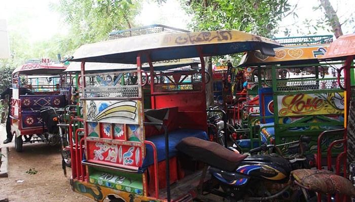 Qingqi rickshaws granted legal permission to operate in Karachi
