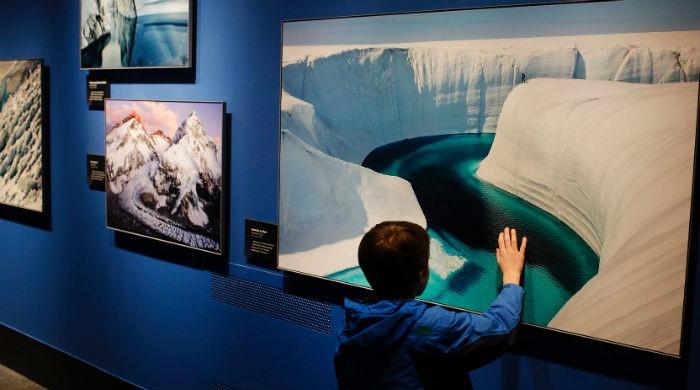 Photographer clicks amazing photos of world´s glacier melt over decade