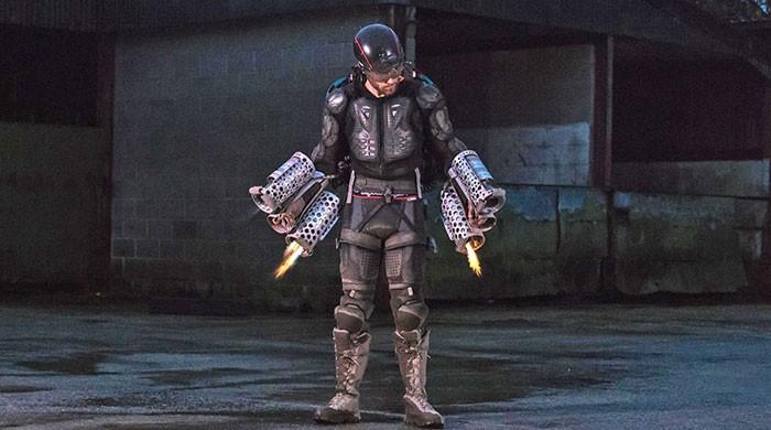 Inventor builds a real-life Iron Man suit