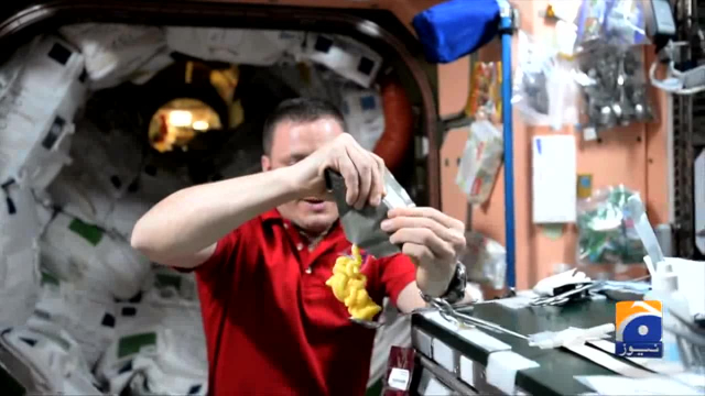 Eating pudding in space is ACTUALLY more fun | TV Shows - geo.tv