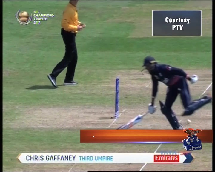 England's fall of wickets against Pakistan