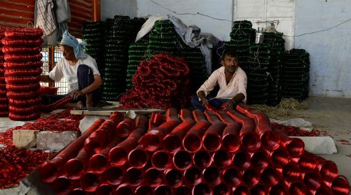 Facing ruin, India´s ancient glass artists blame the Taj