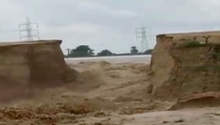 Flood threat in Gadap after Thado dam breach | Pakistan - Geo.tv