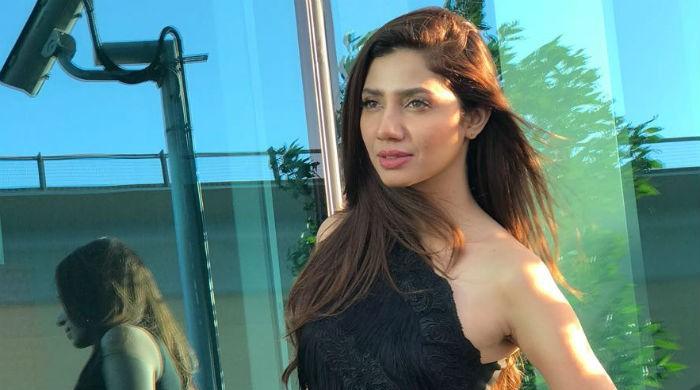 WATCH: Mahira Khan shakes it up in Dubai