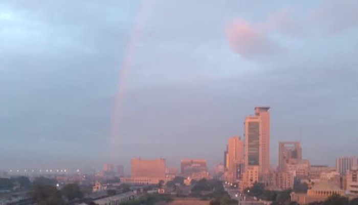 Light drizzle brings scenic sunrise in Karachi