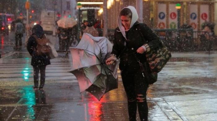 Storm lashing US Northeast kills at least five