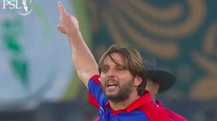 Shahid Afridi apologises to Saif Badar for send-off