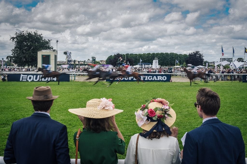 Battle of the hats at elite French horse race
