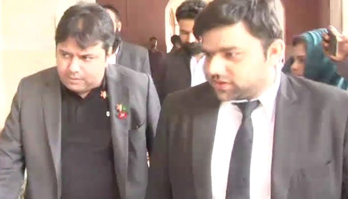 Karachi court indicts Axact CEO, others in money laundering case
