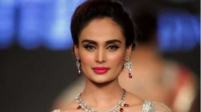 Supermodel Mehreen Syed thanks fans for love, concern after she fell on ...