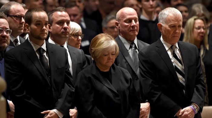 US student Matthew Shepard, victim of homophobic violence, laid to rest ...