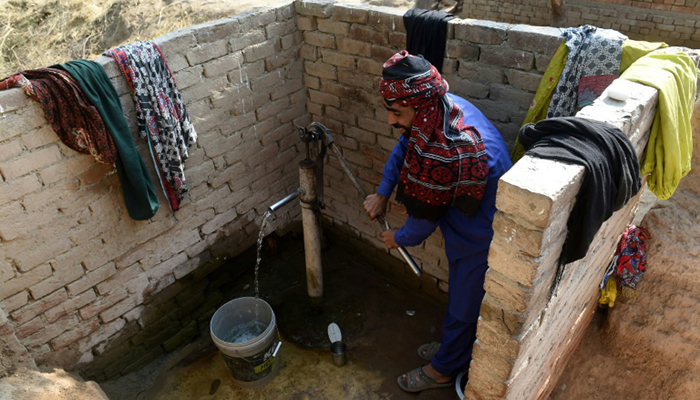 Women's fight for toilets in rural Pakistan