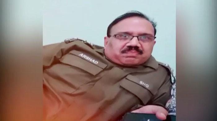 Pakpattan police officer suspended after video goes viral
