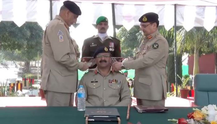 COAS installs Lt Gen Bilal Akbar as Colonel Commandant of Mujahid Force ...