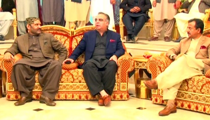 PM calls Sindh MPA Ali Gohar as PTI seeks allies to outnumber PPP