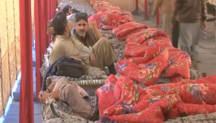 Shelter home in Multan offers relief to the homeless | TV Shows - geo.tv