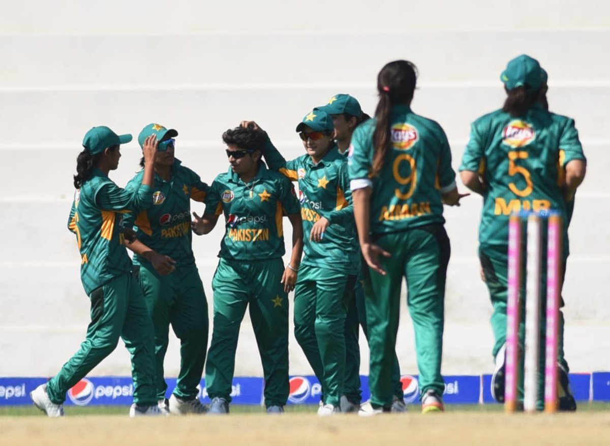Nida Dar stars in Pakistan's 12-run win over Windies