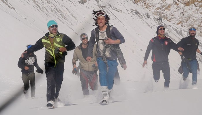 Mansoor Karim, Samana Rahim win snow race in Shimshal valley