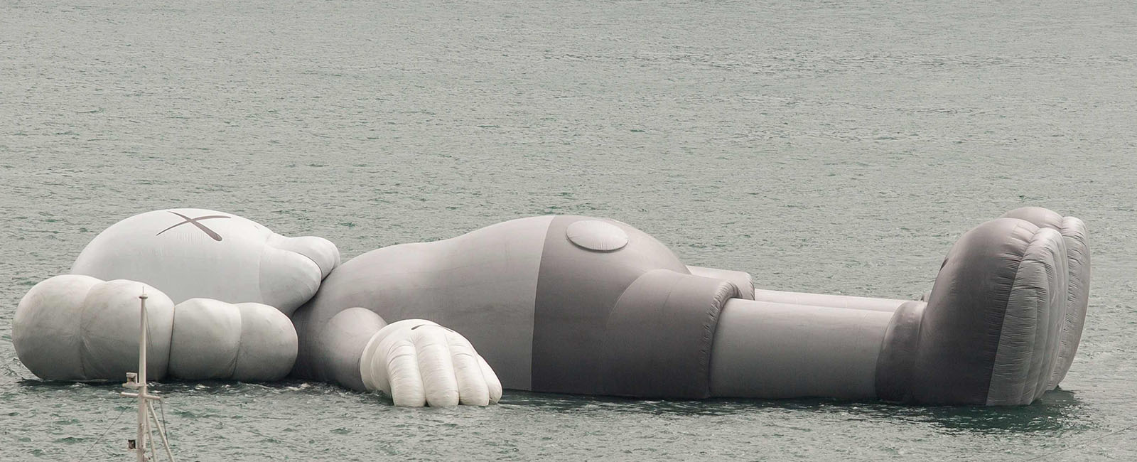 Giant floating KAWS figure arrives in Hong Kong harbour | Amazing - Geo.tv