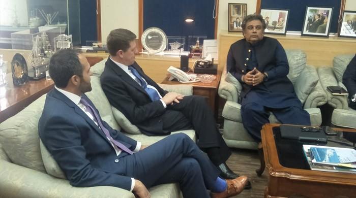 ExxonMobil discusses LNG needs, offshore drilling with Maritime minister