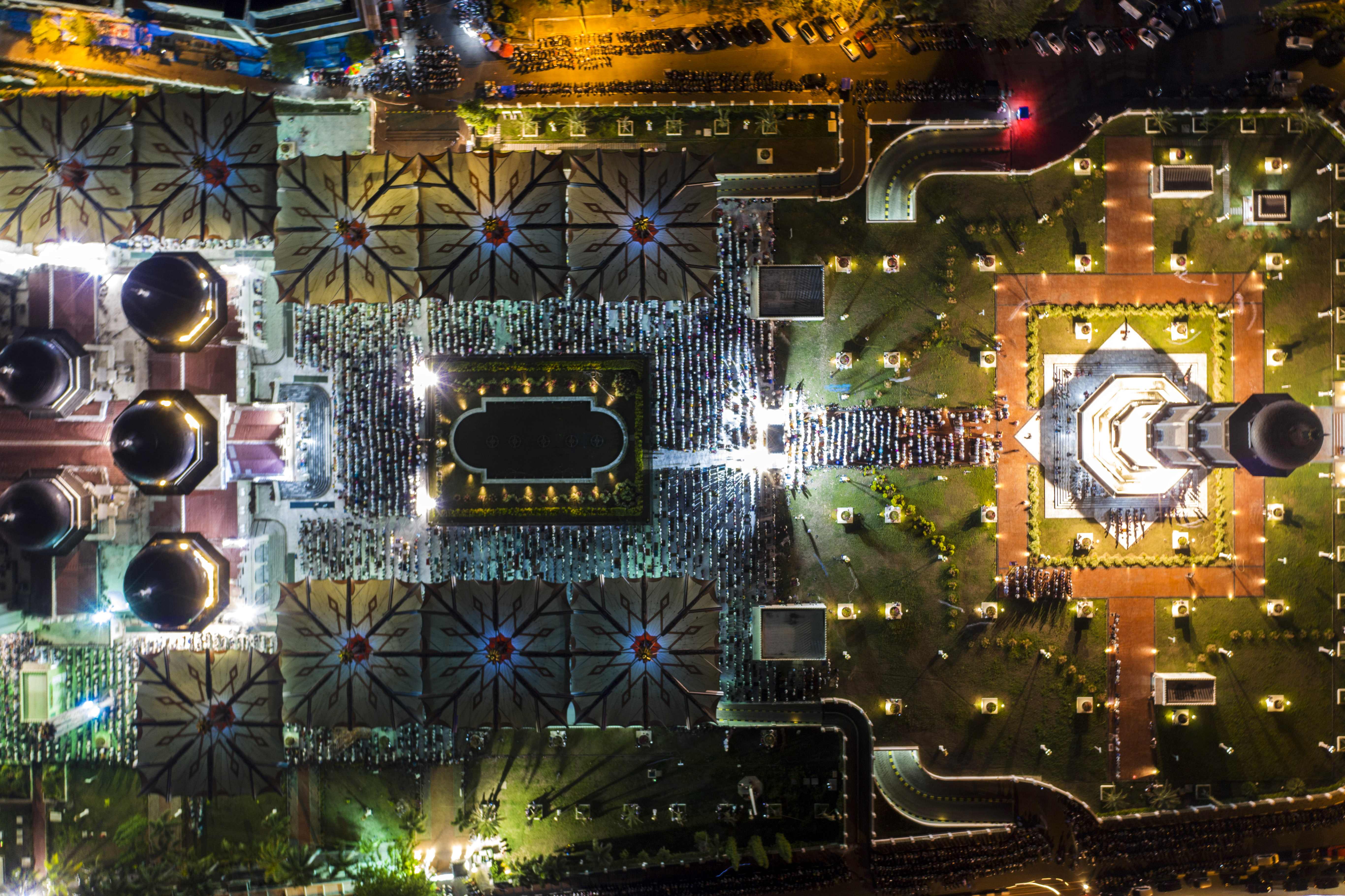 In pictures: Muslim world prepares for Ramzan
