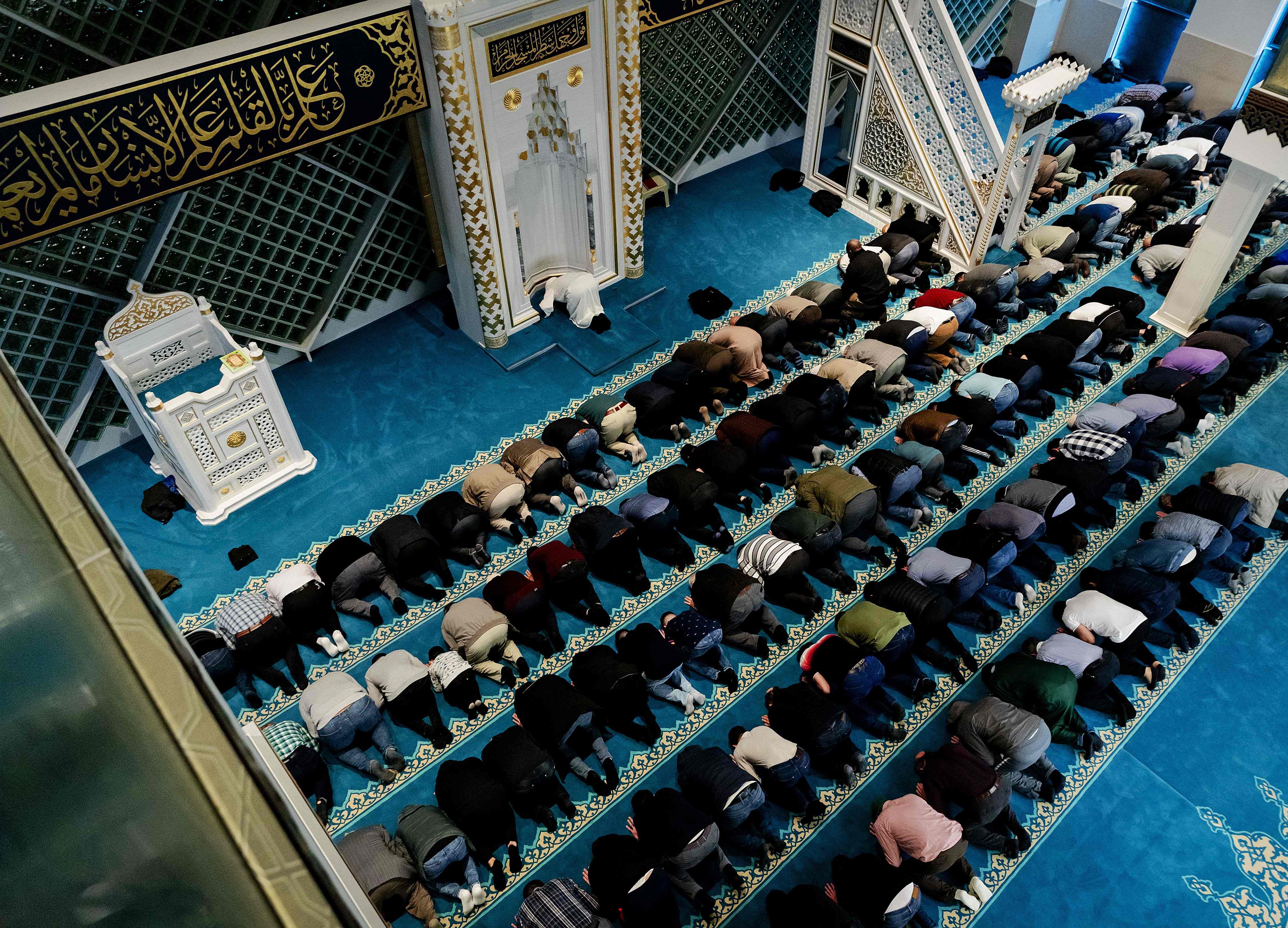 In pictures: Muslim world prepares for Ramzan