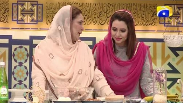 Recipe: Crispy Shahi Tukda & Murgh Musallam - Naheed Ansari Recipes ...