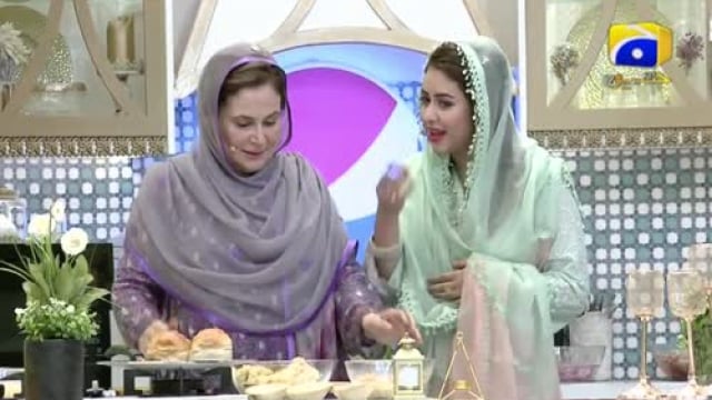 Geo Ramzan Iftar Transmission - Desi Burger Recipe by Naheed Ansari ...