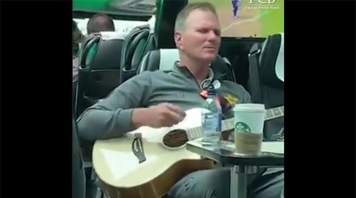 Pakistan’s fielding coach provides entertainment on way to Bristol