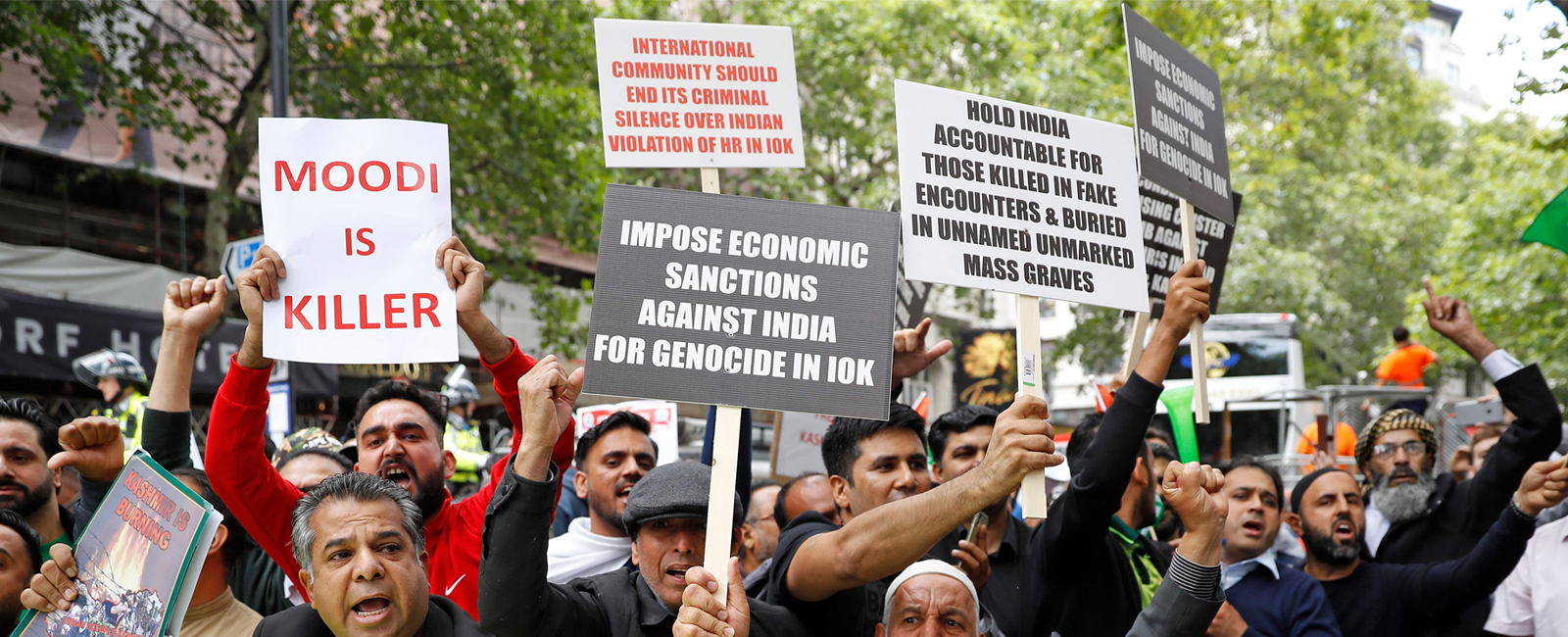 IN PICTURES: Protest in UK against India's brutalities, revocation of ...