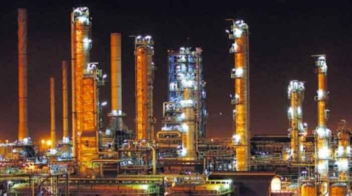 UAE to establish oil refinery with $5 billion investment in Pakistan ...