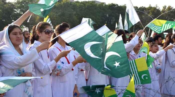 In pictures: Pakistanis form human chain to express solidarity with Kashmir