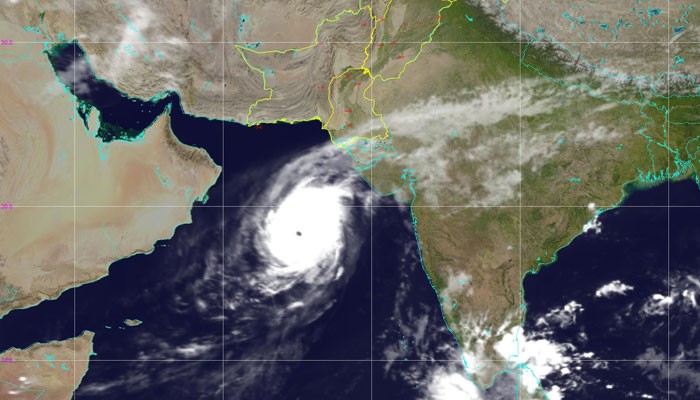 Karachi feels wrath of Super Cyclone Kyarr