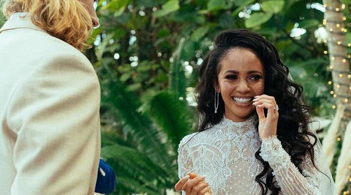 'Riverdale' star Vanessa Morgan's wedding pictures are straight out of ...