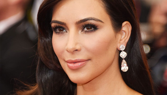 Kim Kardashian shrugs off critics, reveals law school progress Kim Kardashian shrugs off critics, reveals law school progress