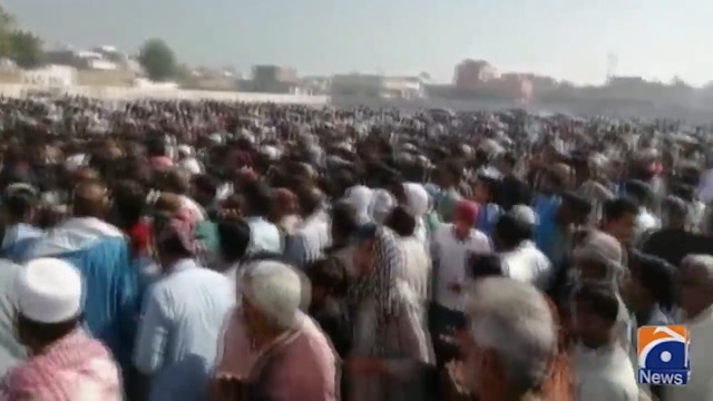 Journalist Aziz Memon buried | TV Shows - geo.tv