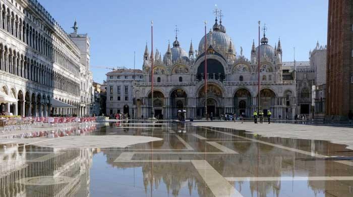 Coronavirus: Millions under lockdown in Italy as death toll jumps to 366