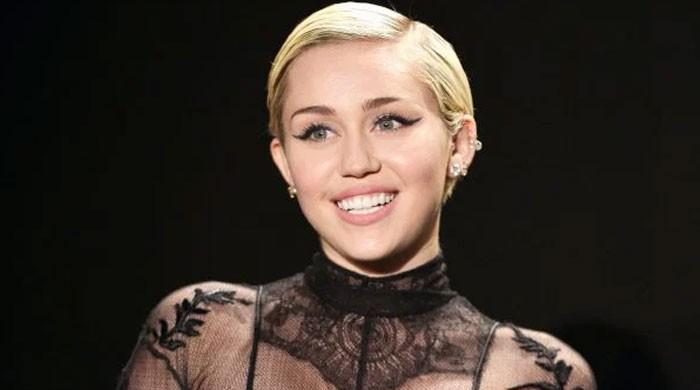 Miley Cryus channels her inner Hannah Montana while in quarantine