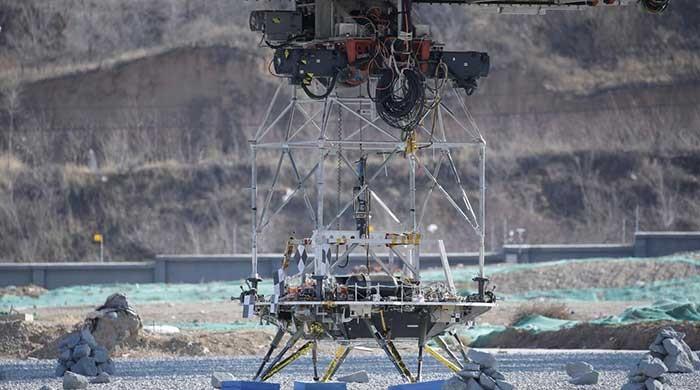 China launches unmanned probe to Mars