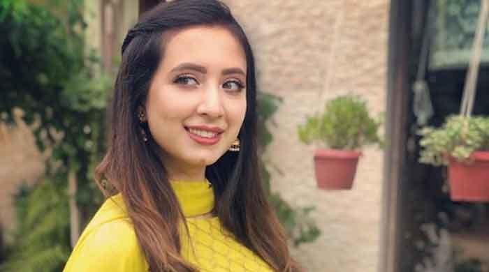 Komal Aziz Khan hits one million mark on Instagram